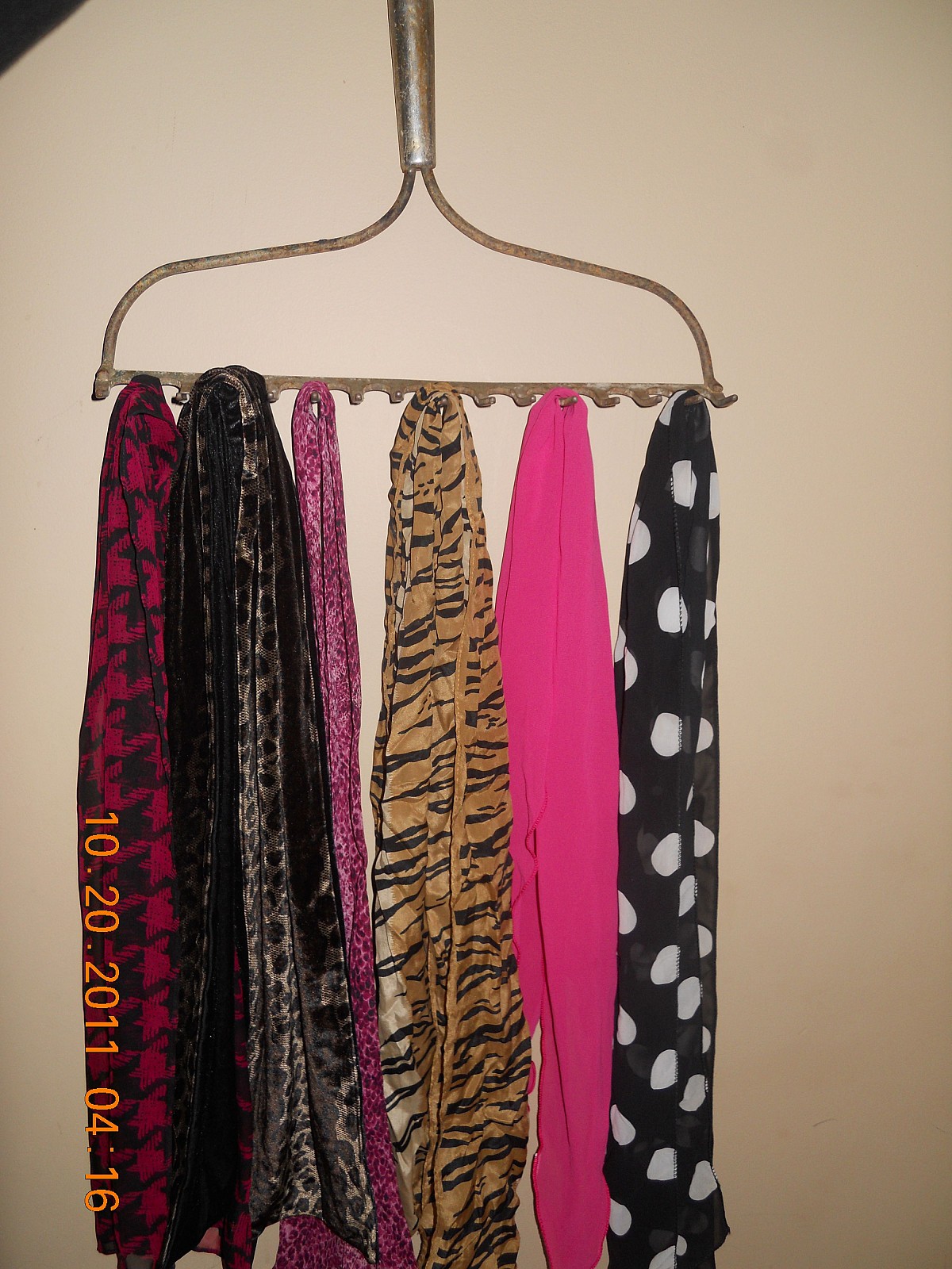 What Are 10 Uses for a Rusty Old Rake Head? | Networx