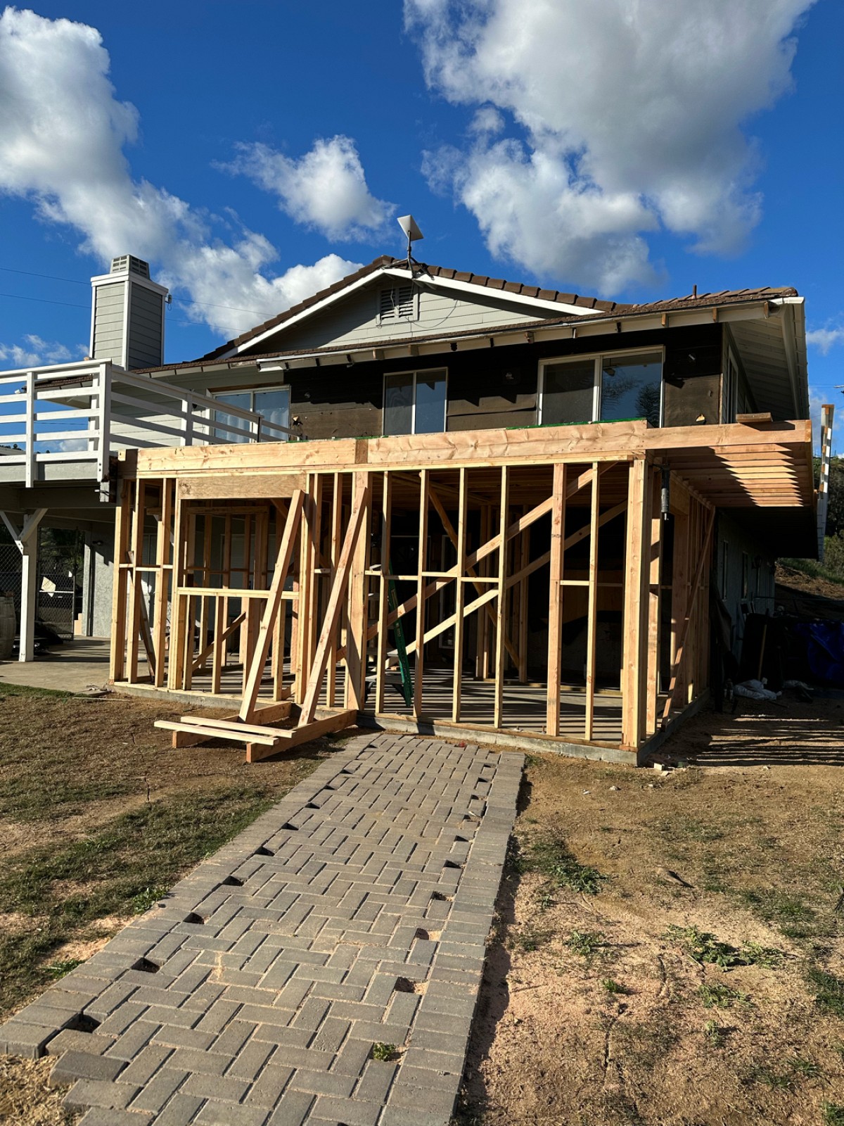 Simeis Framing Expert Vista, CA, 92083 | Networx