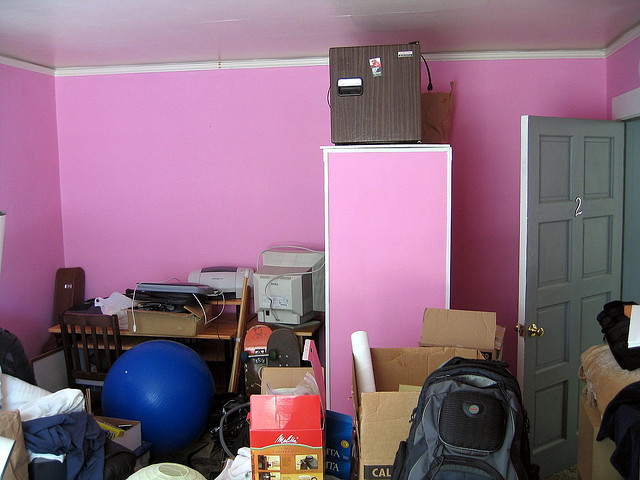 How Do You Declutter and Reclaim a Junk Room in 9 Steps? | Networx