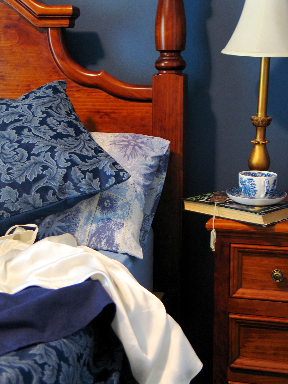 How Do You Create a Master Bedroom Retreat with Simple Tweaks? | Networx