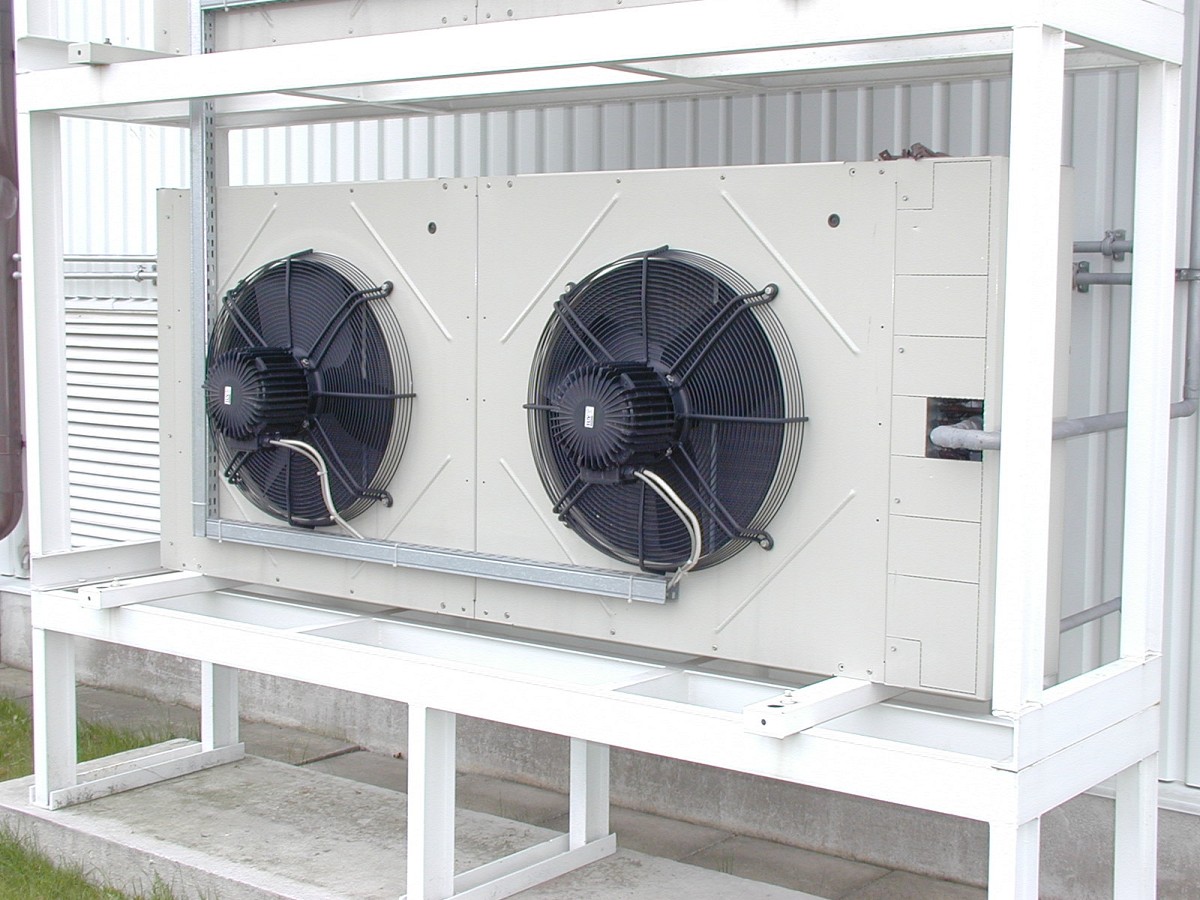 How Can Using a Circulation Fan Help Save Energy? | Networx